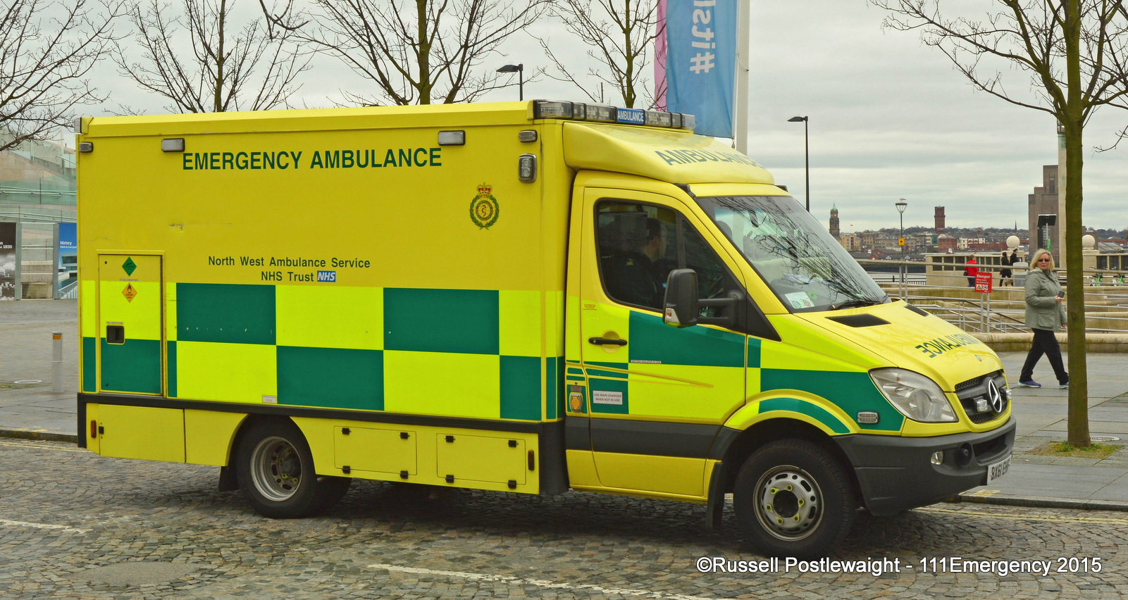 Ambulances from around the world - United Kingdom 10
